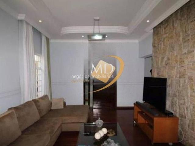 Excelente Sobrado à Venda Bairro Santa Maria