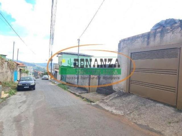 Casa à venda em Santa Rita de Cássia