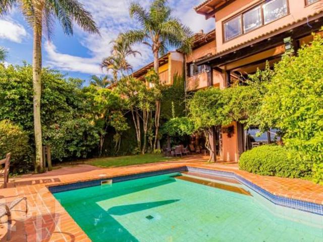 Casa à venda em Santa Tereza com 841 m², 5 quartos, 5 suítes, 4 vagas