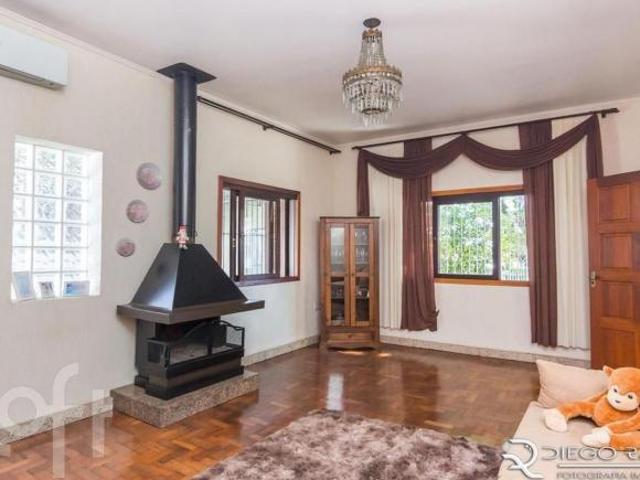 Casa à venda em Santa Tereza com 145 m², 6 quartos, 2 vagas