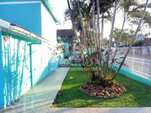 Casa à venda em Santa Tereza com 212 m², 3 quartos, 1 suíte, 4 vagas