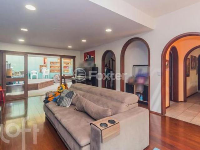 Casa à venda em Santa Tereza com 342 m², 3 quartos, 1 suíte, 3 vagas