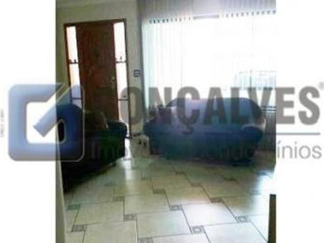 Casa à venda em Santa Terezinha, São Bernardo do Campo – 2 suítes, 4 vagas