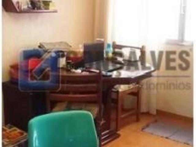 Casa à venda em Santa Terezinha, SBC – 3 quartos, 1 suíte, 2 vagas 115 m²