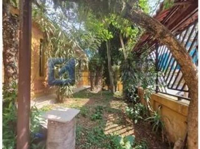 Casa à venda em Santa Terezinha, SBC 3 suítes, 6 vagas, amplo terreno