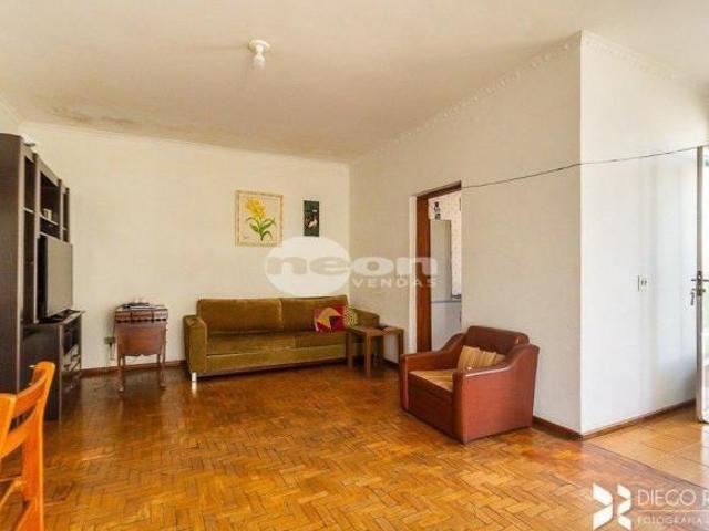 Casa à Venda em Santa Terezinha, SP