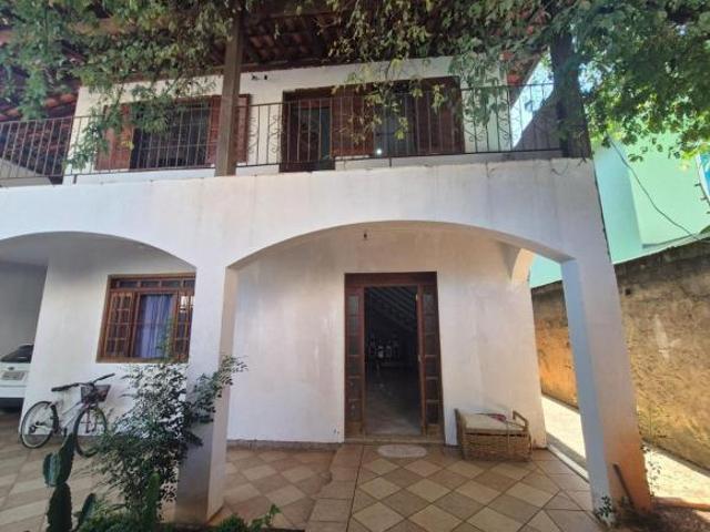 Casa à venda em Santa Terezinha