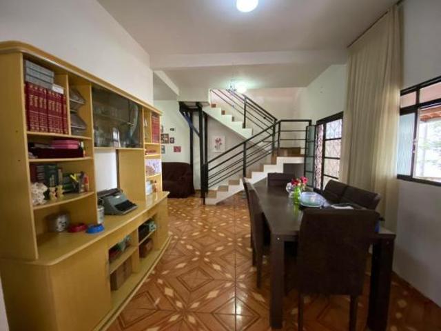 Casa à venda em Santa Terezinha