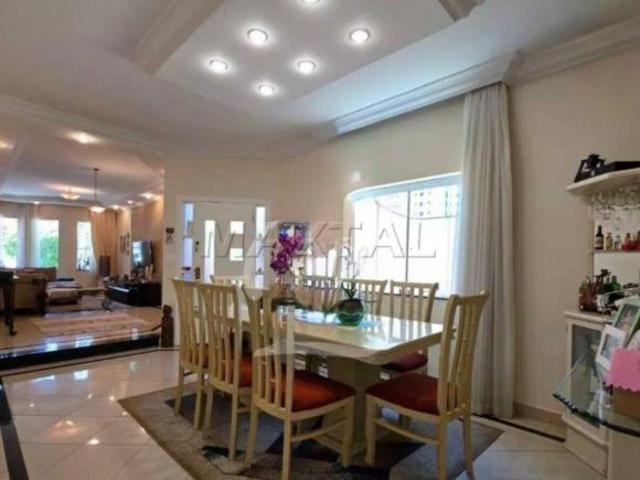 Casa a Venda em Santana, 277m², 3 quartos, sendo 3 suítes, 5 banheiros, 7 vagas de garagem