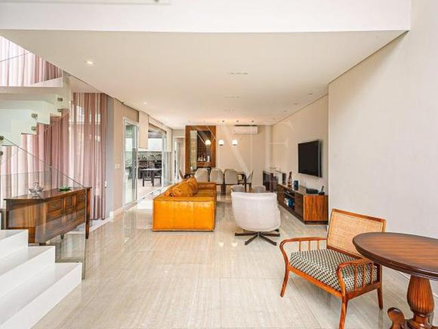 Casa à venda em Santana de Parnaíba