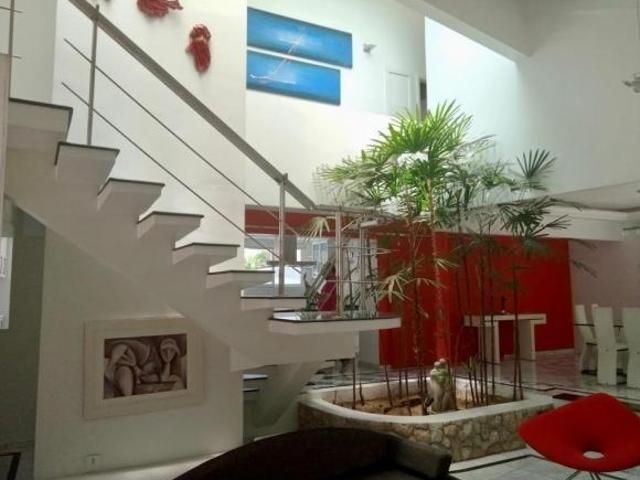 Casa à venda em Santana de Parnaíba, Alphaville, com 4 suítes, com 385 m², Resid