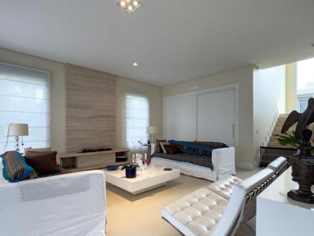 Casa à venda em Santana de Parnaíba, Alphaville, com 4 suítes, com 697.88 m²