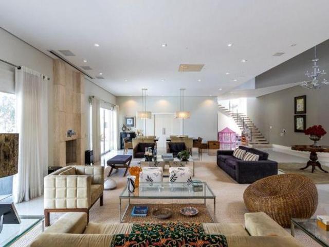 Casa à venda em Santana de Parnaíba, Alphaville, com 4 suítes, com 790 m², Resid