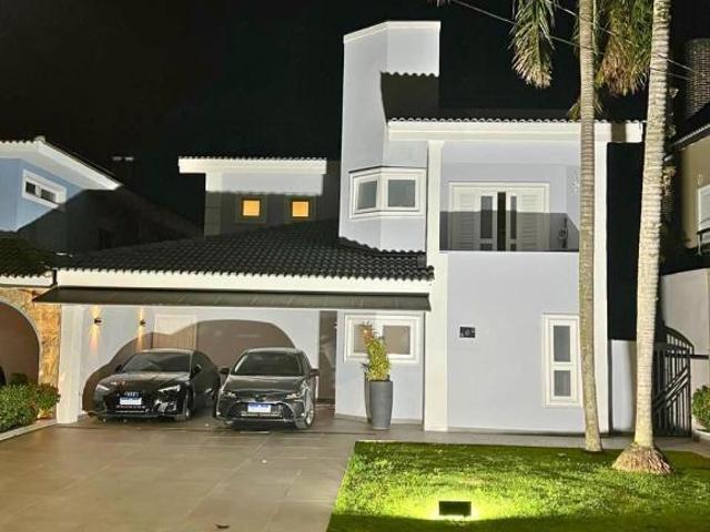 Casa à venda em Santana de Parnaíba, Centro, com 3 suítes, com 360 m², Residenci