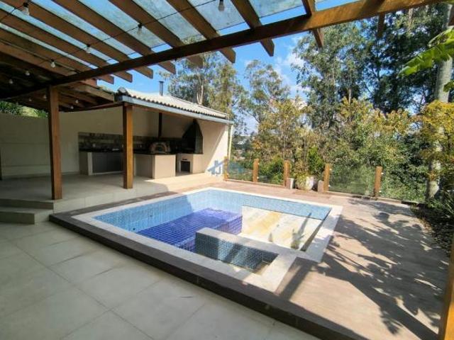 Casa à venda em Santana de Parnaíba, Centro de Apoio II Alphaville, com 3 suít