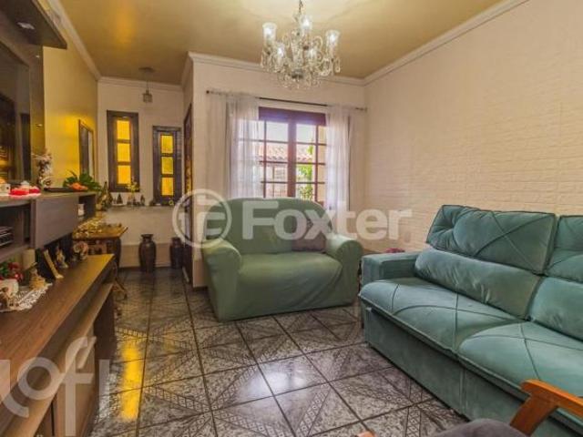 Casa à venda em Sarandi com 120 m², 3 quartos, 1 suíte, 4 vagas