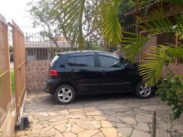 Casa à venda em Sarandi com 138 m², 4 quartos, 4 vagas