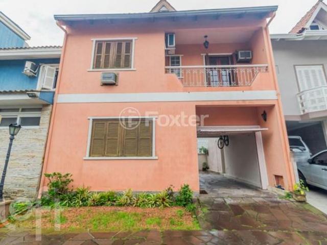 Casa à venda em Sarandi com 147 m², 3 quartos, 1 suíte, 3 vagas
