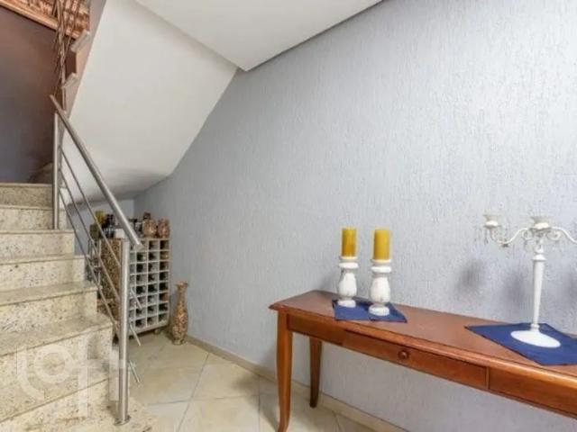 Casa à venda em Sarandi com 157 m², 3 quartos, 1 suíte, 2 vagas