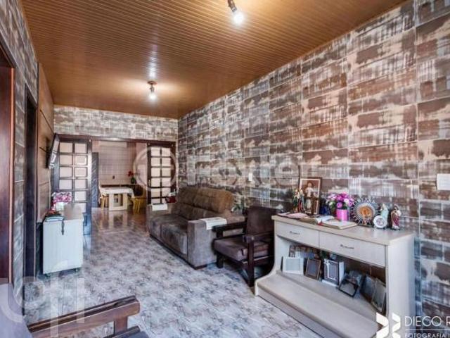 Casa à venda em Sarandi com 200 m², 4 quartos, 1 suíte, 4 vagas