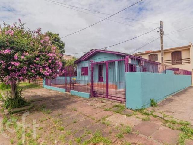 Casa à venda em Sarandi com 224 m², 5 quartos, 6 vagas