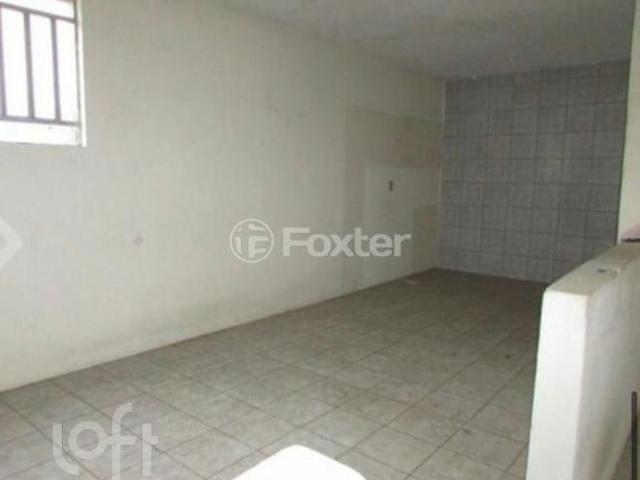 Casa à venda em Sarandi com 300 m², 4 quartos, 5 vagas