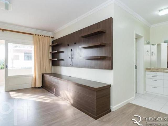 Casa à venda em Sarandi com 384 m², 4 quartos, 2 suítes, 6 vagas