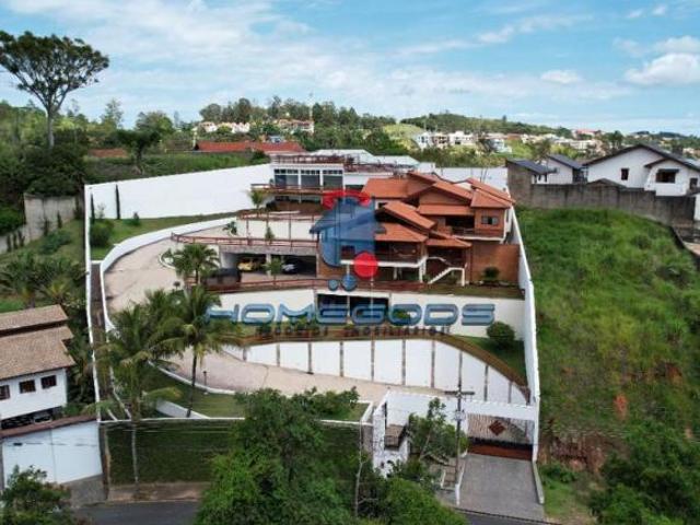 Casa à venda em Serra Negra, Jardim Estância Suíça, com 4 suítes, com 1000 m²
