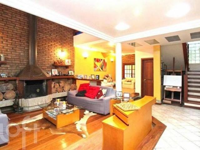 Casa à venda em Serraria com 327 m², 3 quartos, 1 suíte, 4 vagas