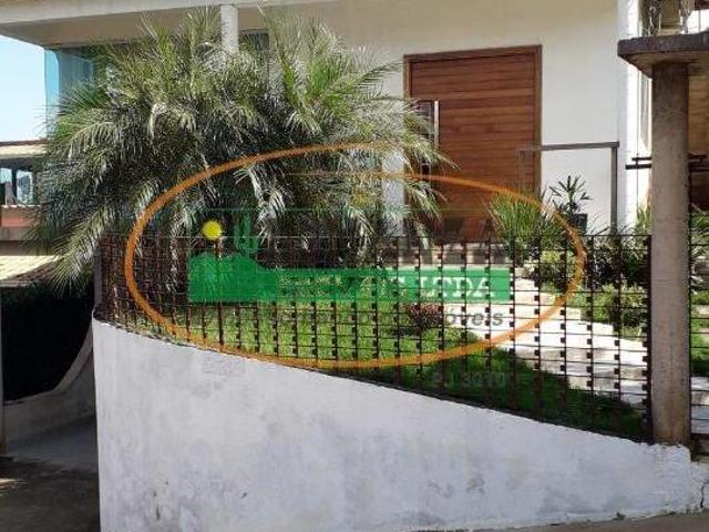 Casa à venda em Suzana