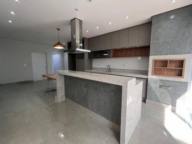 Casa à venda em Sumaré, Residencial Portal do Lago, com 3 suítes, com 170 m²