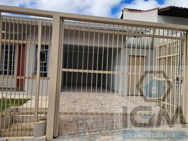 Casa à venda em Poços de Caldas MG, bairro Santa Ângela: 3 quartos, 1 suíte, 3 salas, 2 vagas, 191,1