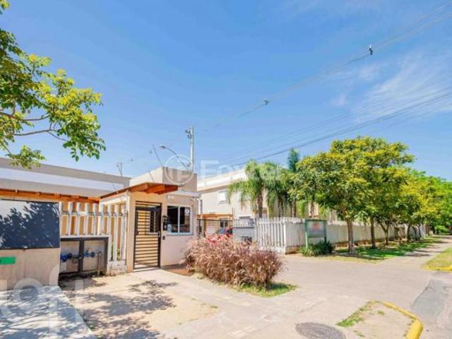 Casa à venda em Ponta Grossa com 55 m², 2 quartos, 1 vaga