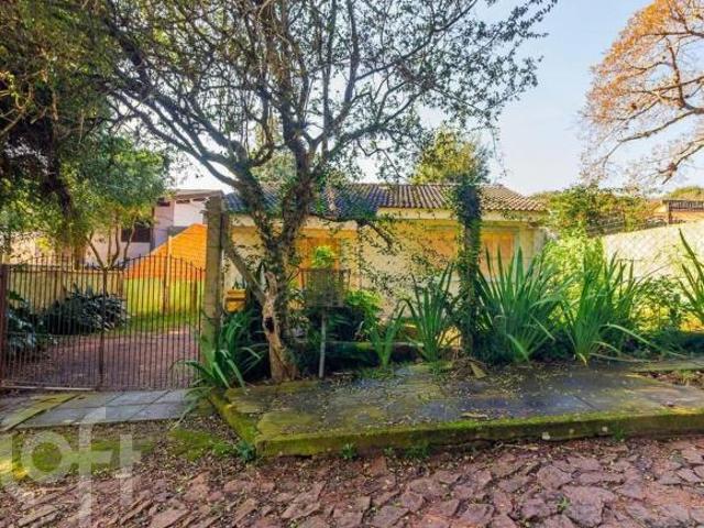 Casa à venda em Ponta Grossa com 150 m², 4 quartos, 6 vagas