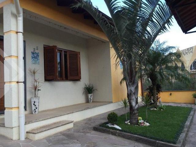 Casa à venda em Porto Alegre Localização privilegiada!