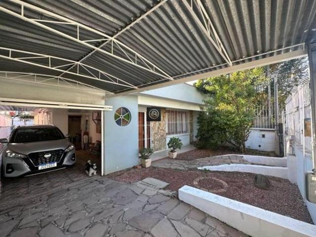 Casa à venda em Porto Alegre, Partenon, com 3 quartos, 170m²