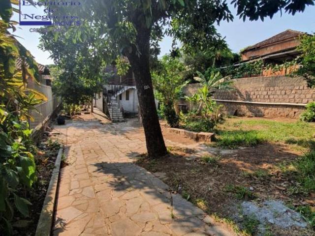 Casa à venda em Porto Alegre RS, na Vila Nova: 3 quartos, 1 sala, 1 banheiro, 2 vagas de garagem, 20