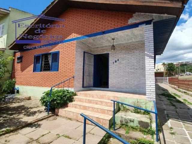 Casa à venda em Porto Alegre RS, bairro Cavalhada: 4 quartos, 1 suíte, 1 sala, 3 banheiros, 2 vagas