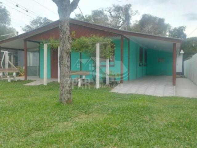Casa à Venda em Porto Alegre RS, Bairro Lami 3 Quartos, 1 Sala, 2 Banheiros e 3 Vagas de Garagem!