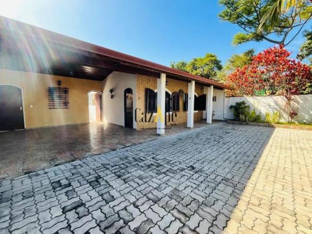 Casa à Venda em Paúba com Piscina Privativa, 2 Lofts Independentes e Potencial de Reforma Moderna