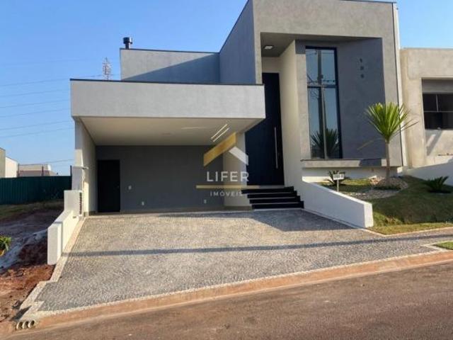 CASA À VENDA EM PAULÍNIA