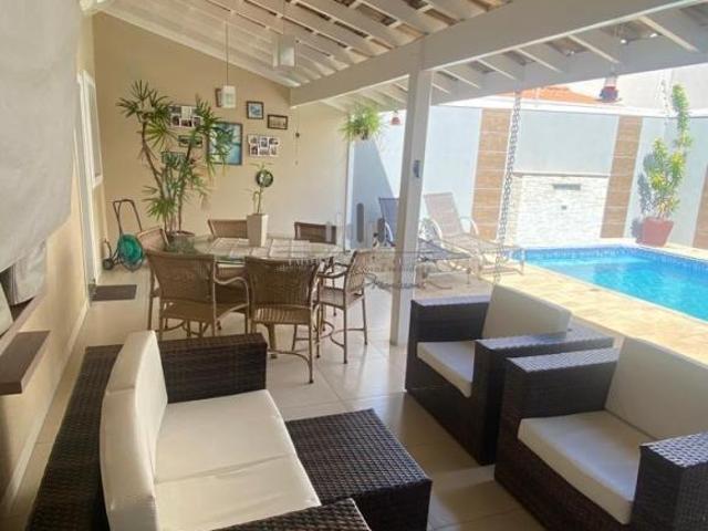 Casa à venda em Paulínia, Jardim América, com 4 quartos, com 403.8 m²