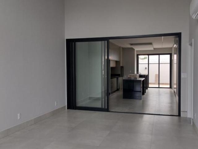 Casa à venda em Paulínia, Jardim Pari, com 3 suítes, com 192.82 m², Residencial Royal Garden