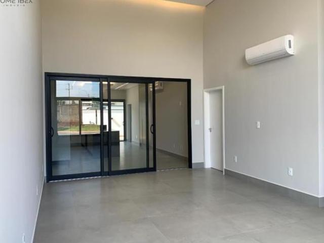 Casa à venda em Paulínia, Jardim Pari, com 3 suítes, com 193.22 m², Residencial Royal Garden