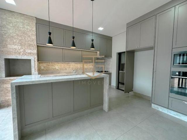 Casa à venda em Paulínia, Parque Brasil 500, com 3 suítes, com 191.86 m², Santorini Residencial Club