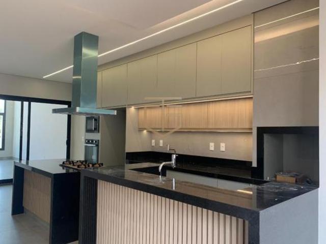 Casa à venda em Paulínia, Parque Brasil 500, com 3 suítes, com 193.22 m², Condomínio Royal Garden