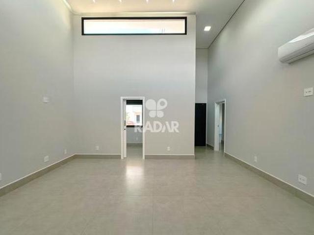 Casa à venda em Paulínia, Parque Brasil 500, com 3 suítes, com 212.86 m²