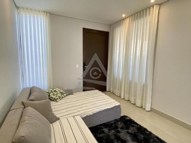 Casa à venda em Paulínia, Parque Brasil 500, com 3 suítes, com 222 m², Residencial Club Portinari l