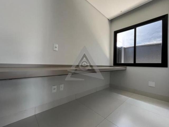 Casa à venda em Paulínia, Parque Brasil 500, com 3 suítes, com 230 m², Residencial Royal Garden