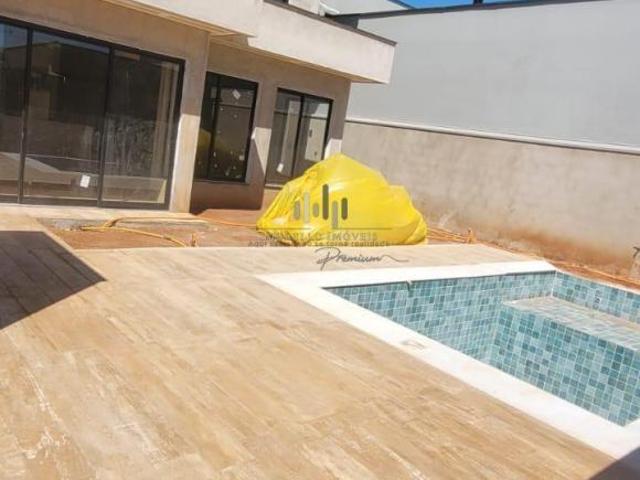 Casa à venda em Paulínia, Parque Brasil 500, com 3 suítes, com 232 m²